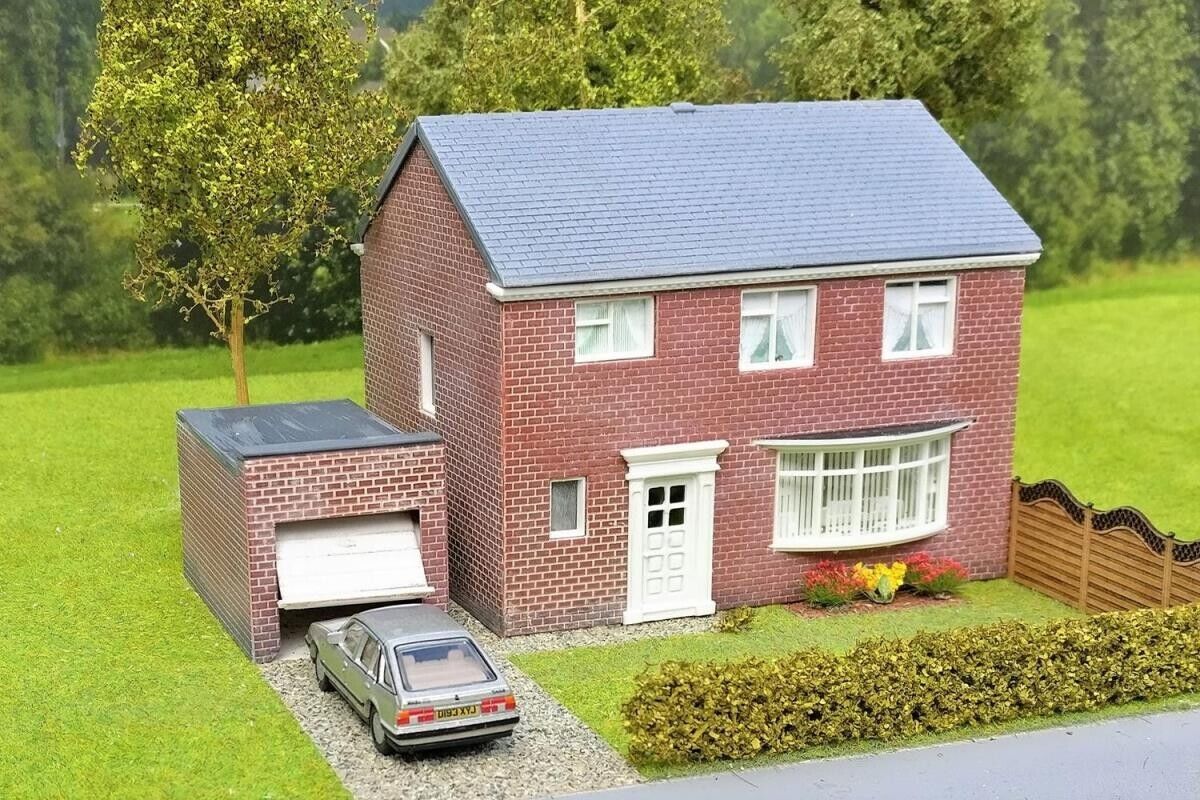 Gaugemaster GM409 Fordhampton Detached House - Plastic Kit - KJB Models