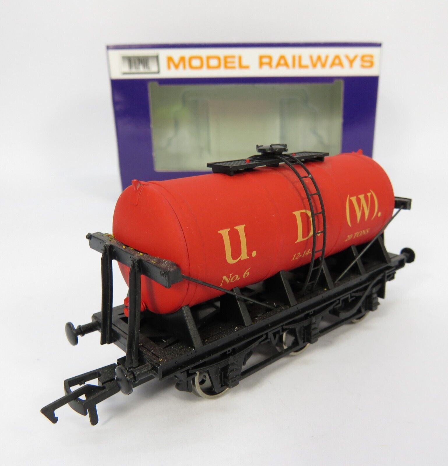 Dapol United Dairies No6 Milk Tank Wagon Limited Edition (D4) - KJB Models