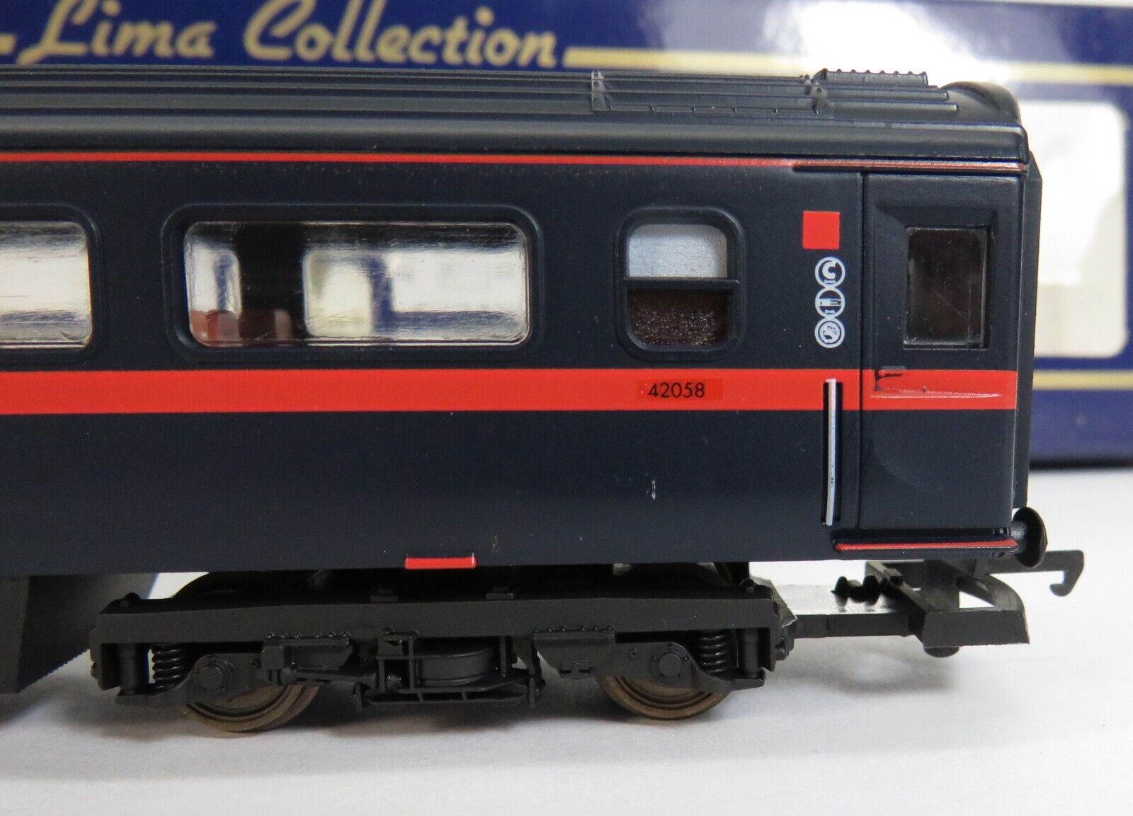Lima L305458 MK3 HST GNER Coach 2nd Class 42058 - KJB Models