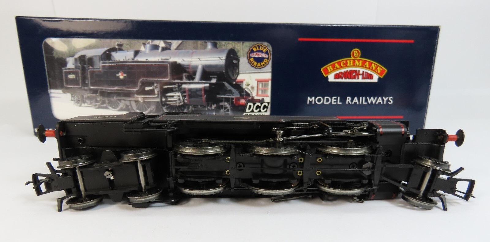 Bachmann 32-877 Fairburn Tank Loco 42073 BR Black - KJB Models